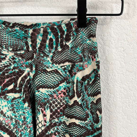 zoezi | Pants & Jumpsuits | Zoezi Safi Snake Reptile Leggings | Poshmark